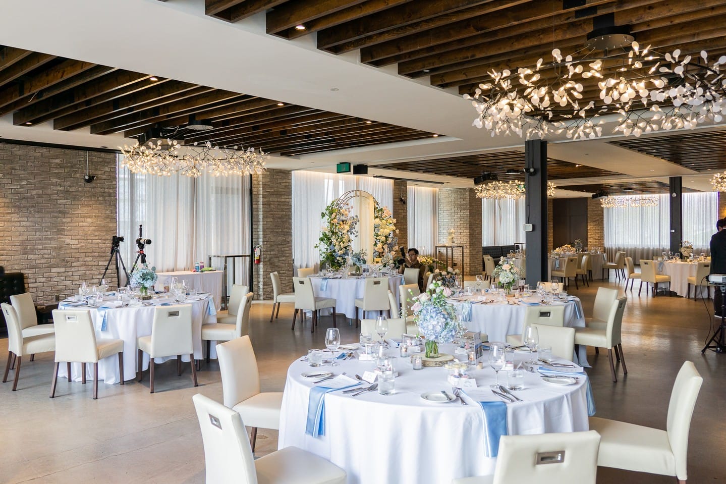 Modern Event Venue For Rent in Toronto (North York)• BELLAMY LOFT